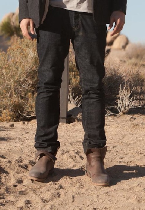 walking in COLIN FARRELL's shoes - Fashion Daily Mag