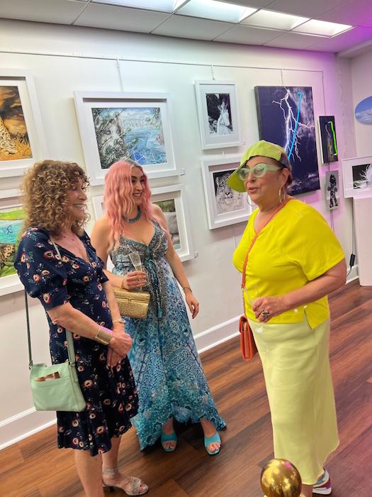 ART in HAMPTONS: ARTACOM show colors our summer mood - Fashion Daily Mag