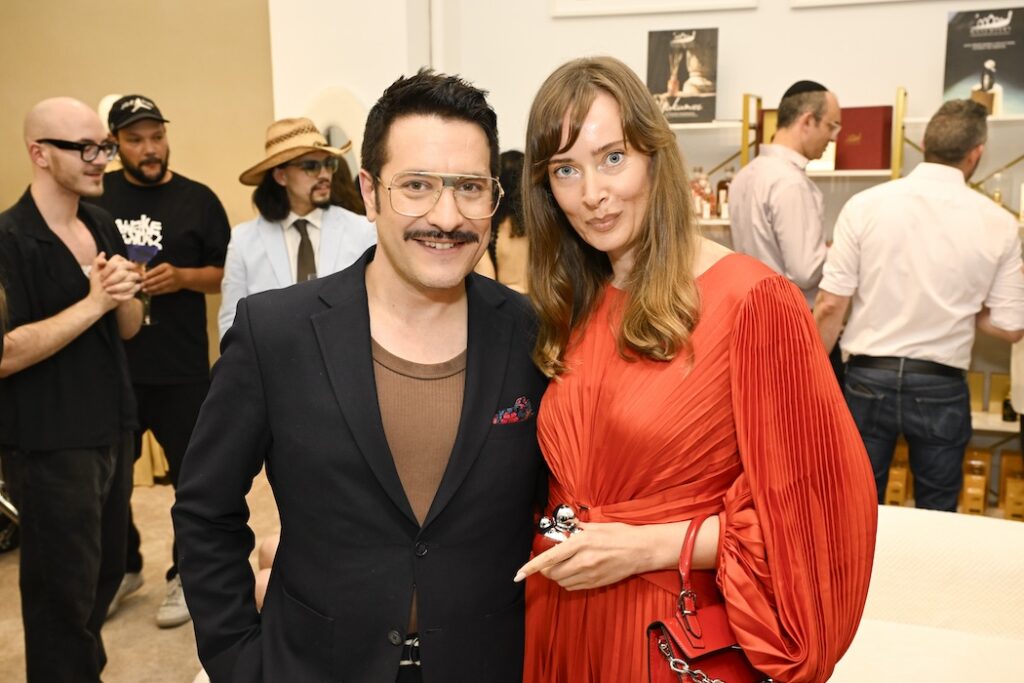 Designer VICTOR de SOUZA opens new store EMANUEL in New York City ...
