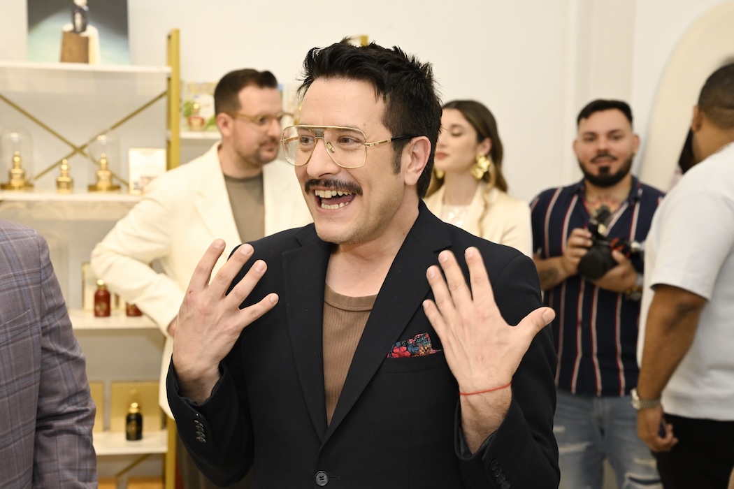 Designer VICTOR de SOUZA opens new store EMANUEL in New York City ...